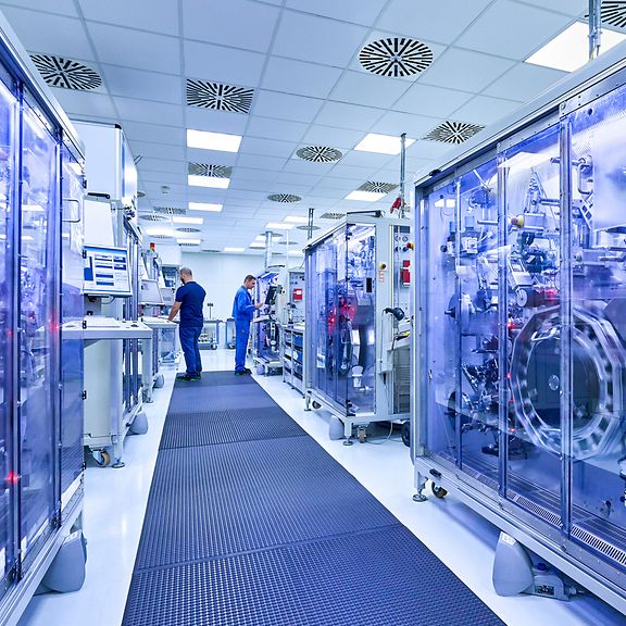 70 years of inductors and capacitors made in Germany | TDK Electronics ...