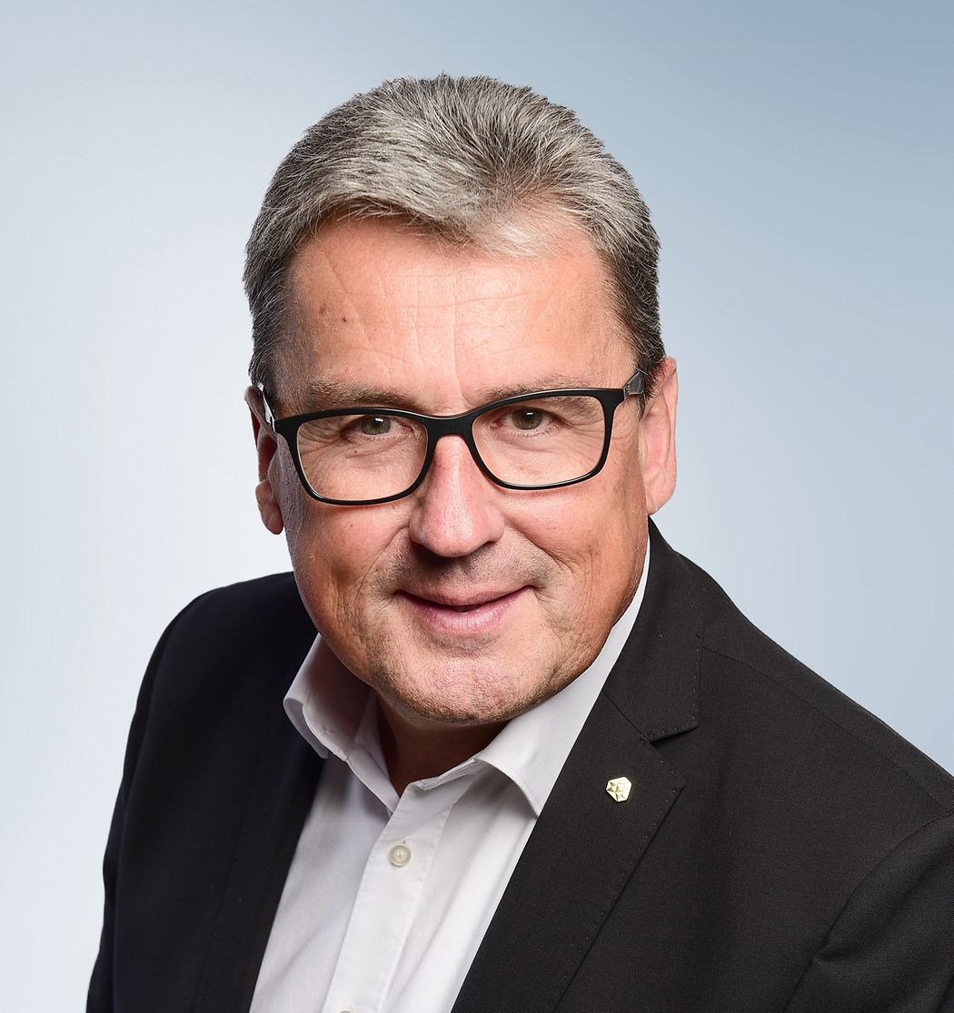 TDK Europe: Background for Josef Vissing | TDK Electronics - TDK Europe