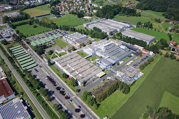 2D piezo MEMS µ‑mirror – enabling next-generation AR/VR | TDK ...