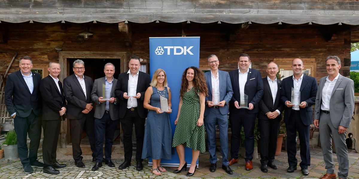 Auszeichnung für beste Distributoren | TDK Electronics - TDK Europe