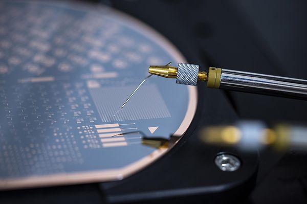 2D piezo MEMS µ‑mirror – enabling next-generation AR/VR | TDK ...