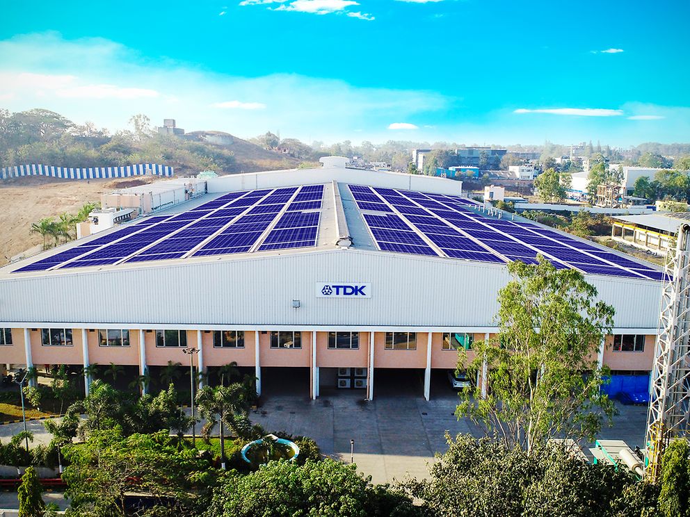 TDK Electronics uses 100% green | TDK Electronics - TDK Europe